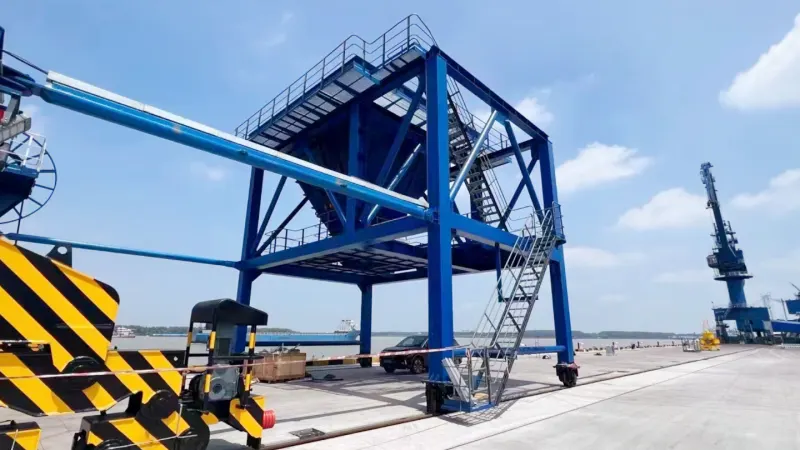 Mobile Hopper Feeder With Conveyor Belt - SKE Industries