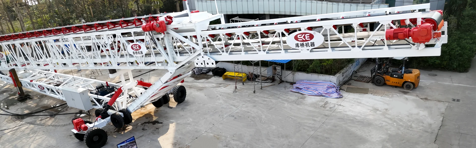 Mobile Stacker Conveyor | Radial, Telescopic & Tracked | SKE Industries