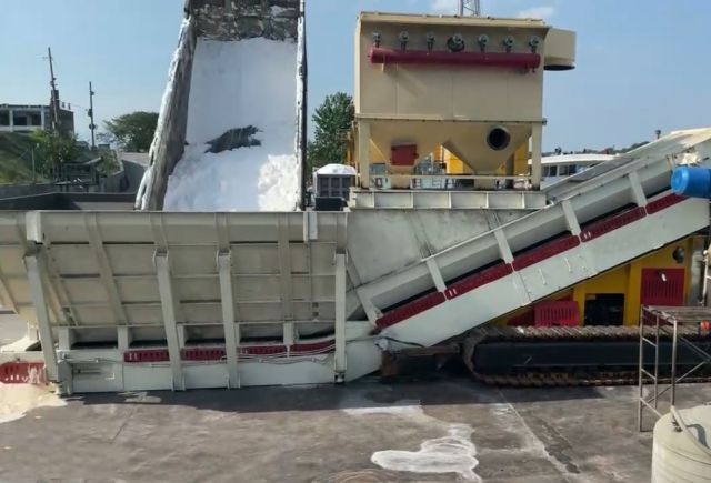 Truck Unloader | Tracked Bulk Reception Feeder | SKE Industries