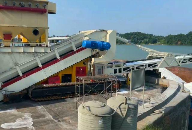 Barge / Ship Loading Direct From Trucks | SKE Industries