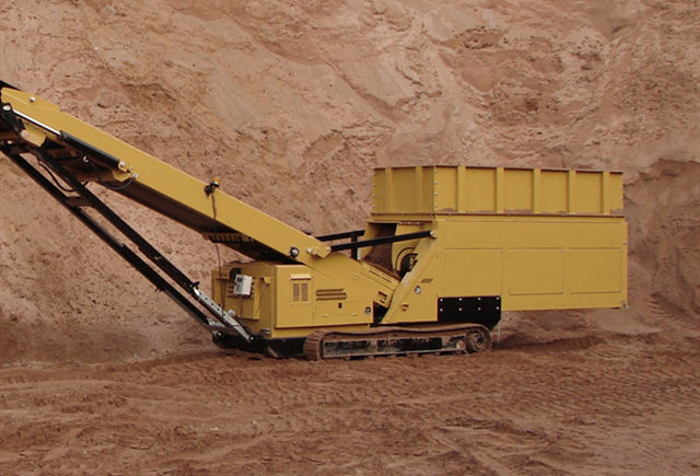 KTF Tracked Hopper Feeder - SKE Industries