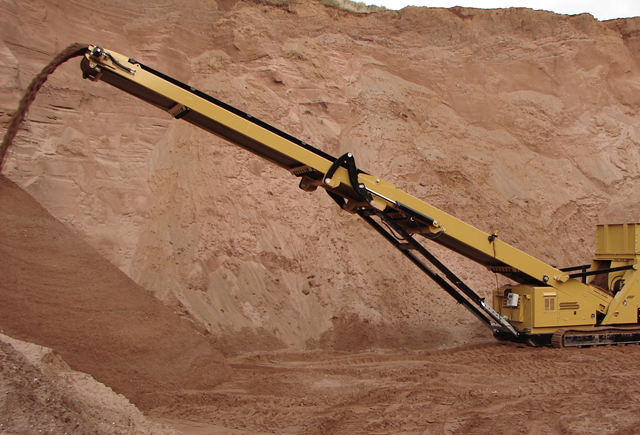 KTF Tracked Hopper Feeder - SKE Industries