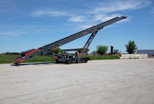 KTB Tracked Portable Conveyor - SKE Industries