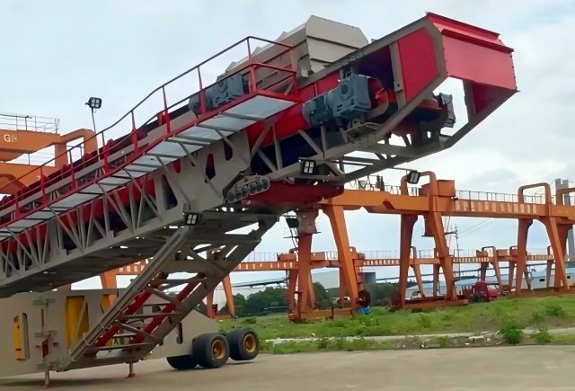 Radial Telescopic Shiploader - SKE Industries