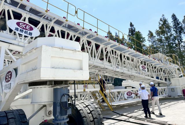 All Wheel Travel Ship Loader | SKE Industries