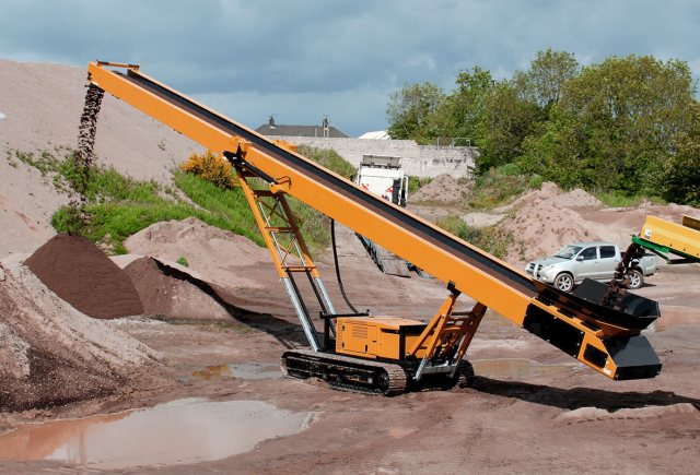 KTB Series Tracked Conveyor | SKE Industries
