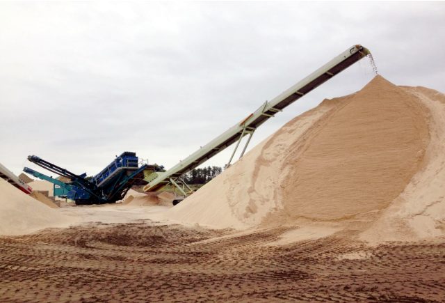 KTB Series Tracked Conveyor - SKE Industries